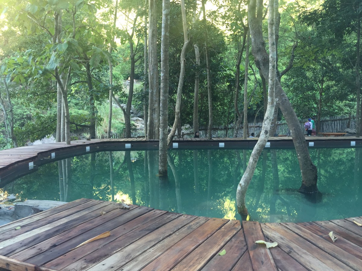 Bago Resort – Birds & Chandeliers